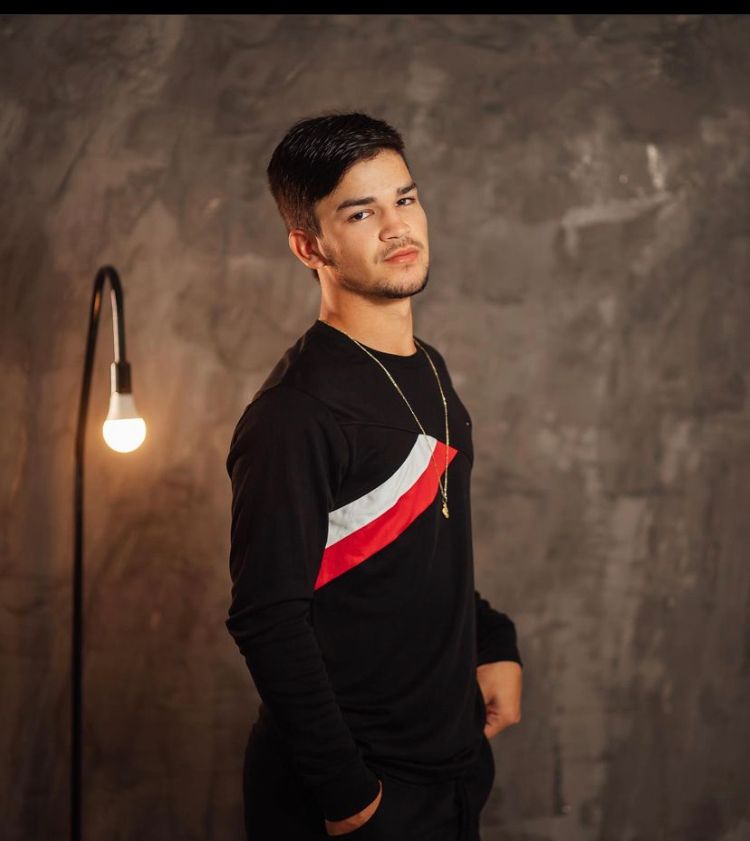 Conheça Hugo Moreira que conquistou um milhão de seguidores no Tik Tok ...